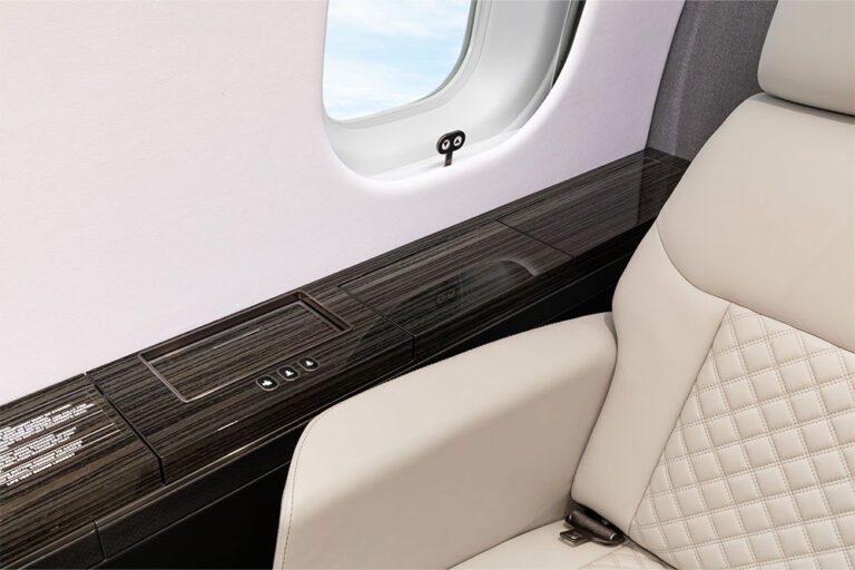 15 Passenger Global 6500 - PIT - Private Jet Charter | Solairus Aviation