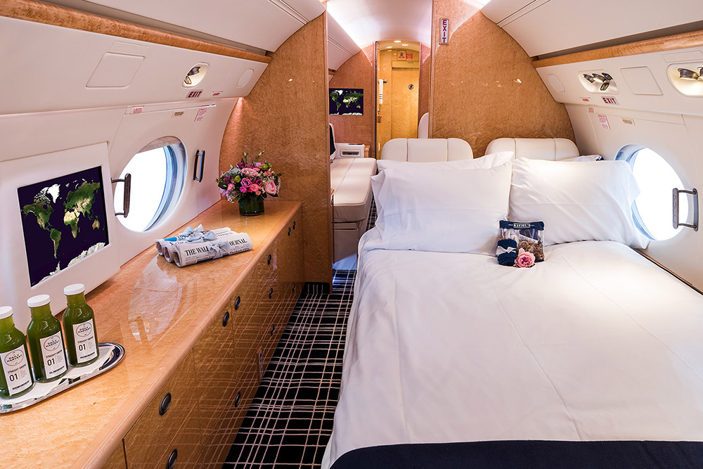 12 Passenger Gulfstream G550 – VNY Private Charter Jet | Solairus Aviation